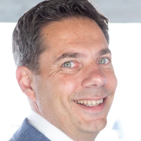 De controller 'in control': 'Ik doe het zelf wel, want dan weet ik in ...